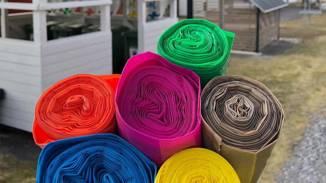 Sortera avfall med färgsorteringspåsar - sevab.com